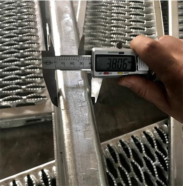 Grip Strut Safety Grating China Supplier | DB Fencing